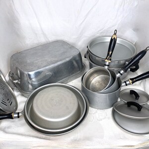1940's WEAR-EVER 20-piece Set of Aluminum Pots, Pans, Roaster, Bunt ...