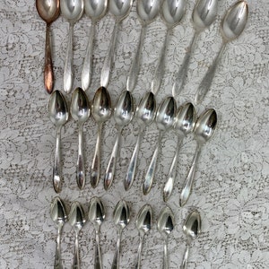 68 Piece Set Reverie Silverplate Flatware 1937 by Oneida Silver ...