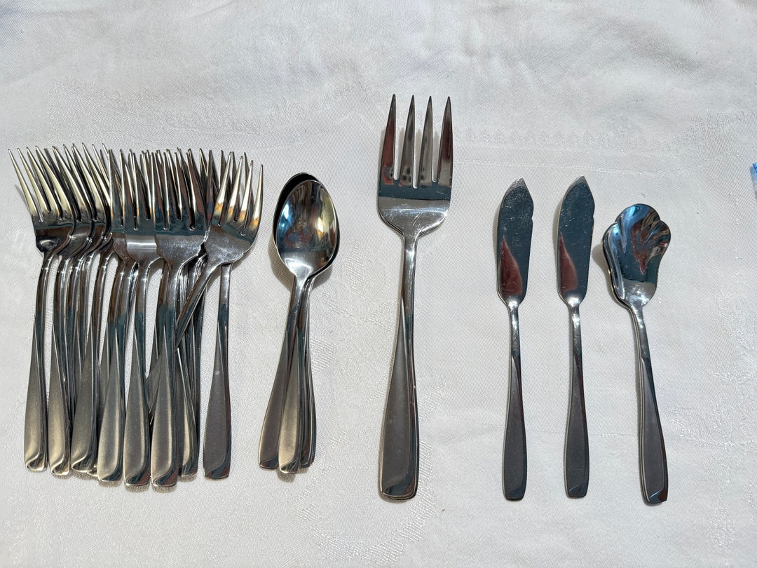 Pfaltzgraff Echo Stainless Flatware, Silverware by Pfaltzgraff - Etsy