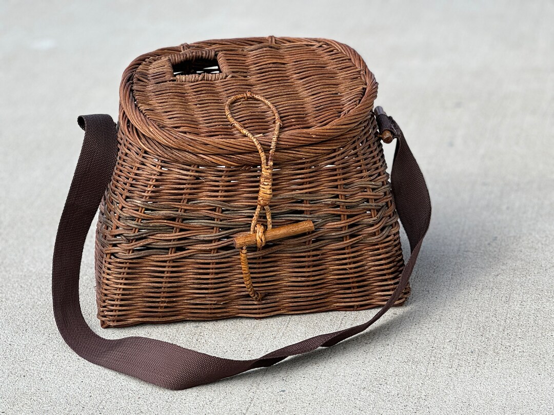 Fly Fishing Creel Basket, Large Size, Canvas Carry Strap, Willow Basket ...