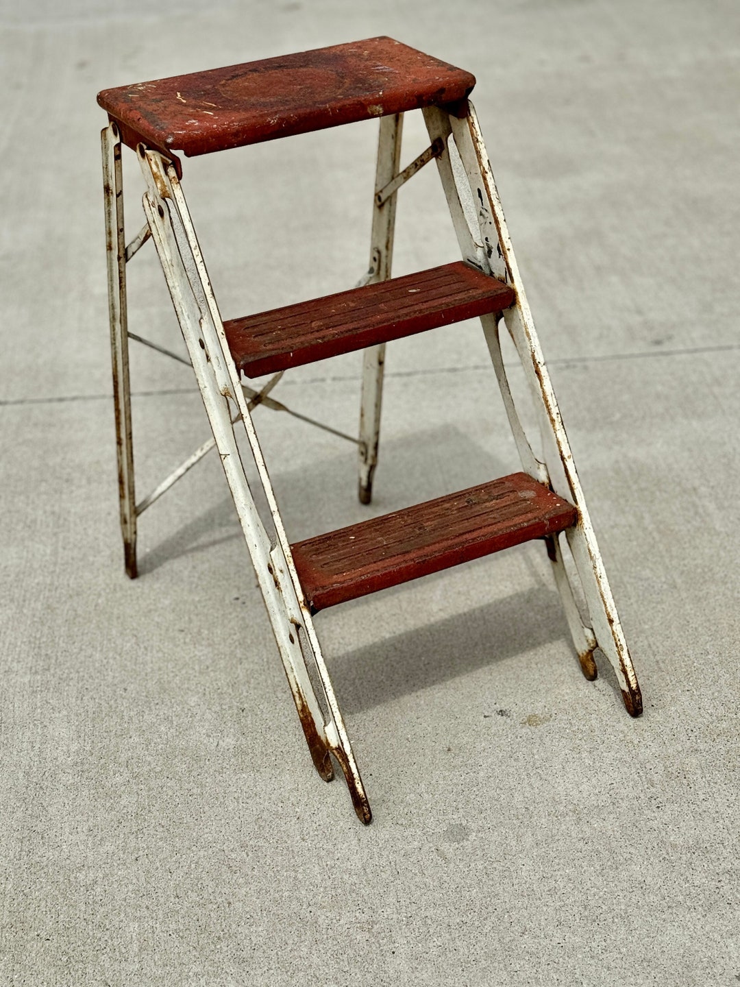 Primitive Metal Red and White Step Stool, Step Stool, Kitchen Stool ...