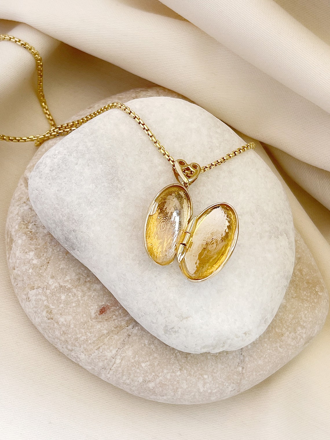 14k Solid Gold Yellow Oval Locket Necklace, 14K Real Gold Locket ...