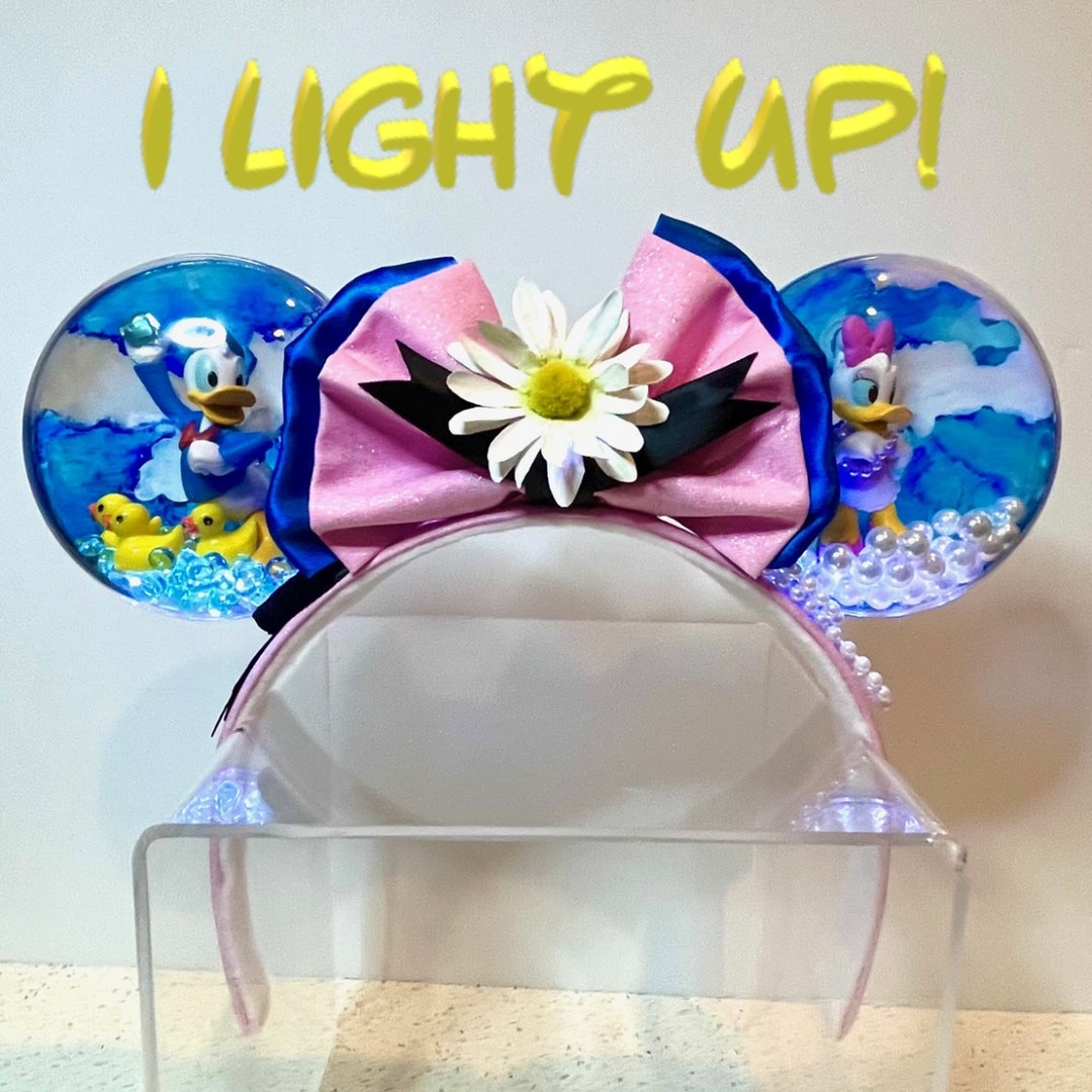 EVERYTHINGS DUCKY EARS Donald & Daisy Lighted Disney Mouse Mickey ...