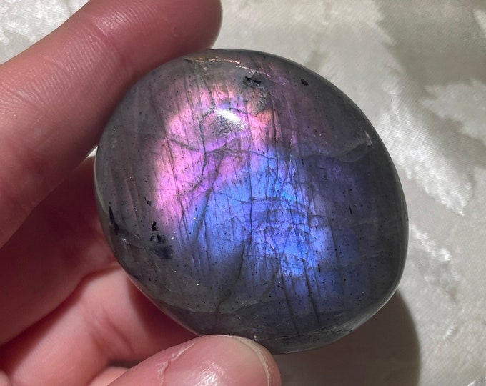 Pastel Purple Pink Labradorite Palm Stone (54 Grams) | Pink Labradorite ...