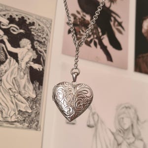 Ellen Hutter Nosferatu Heart Locket Necklace - Gothic Horror, Vampire ...