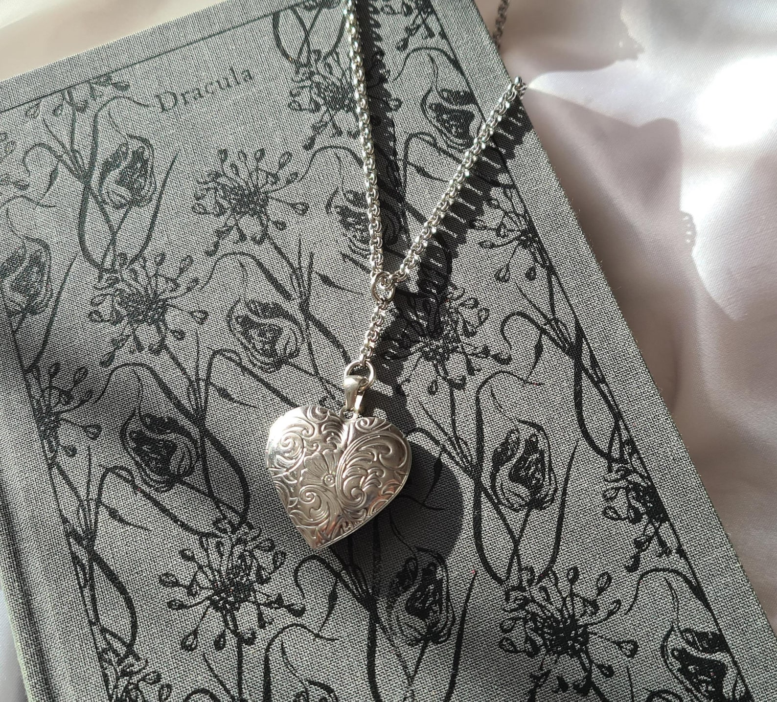 Ellen Hutter Nosferatu Heart Locket Necklace - Gothic Horror, Vampire ...