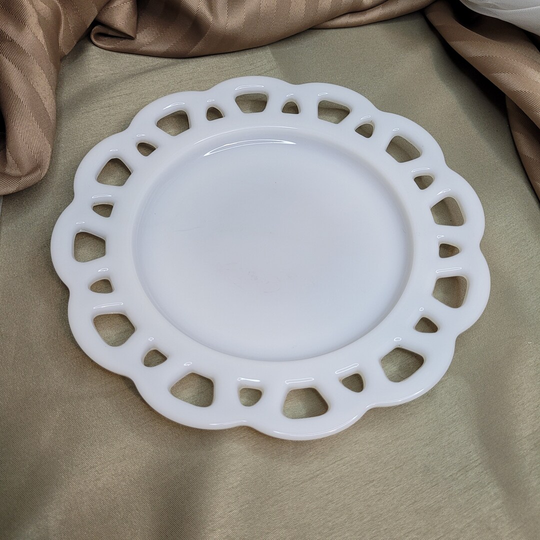 Beautiful Vintage 8 1/2 Round Anchor Hocking White Milk Glass Lace Edge ...