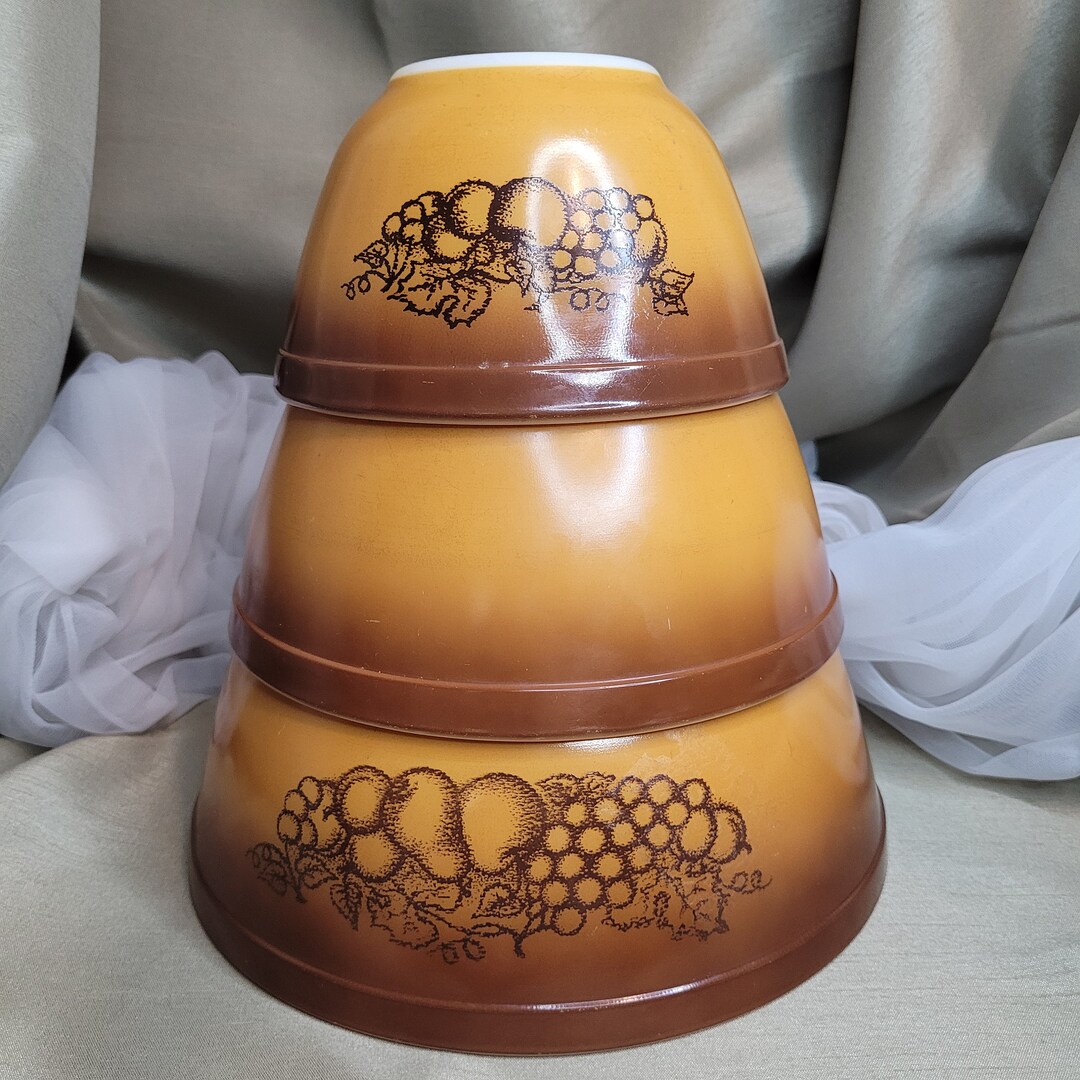 Beautiful Vintage Pyrex Old Orchard Fruit Design 3 Nesting Mixing Bowls ...
