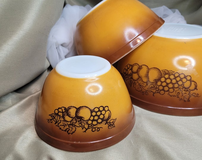 Beautiful Vintage Pyrex Old Orchard Fruit Design 3 Nesting Mixing Bowls ...