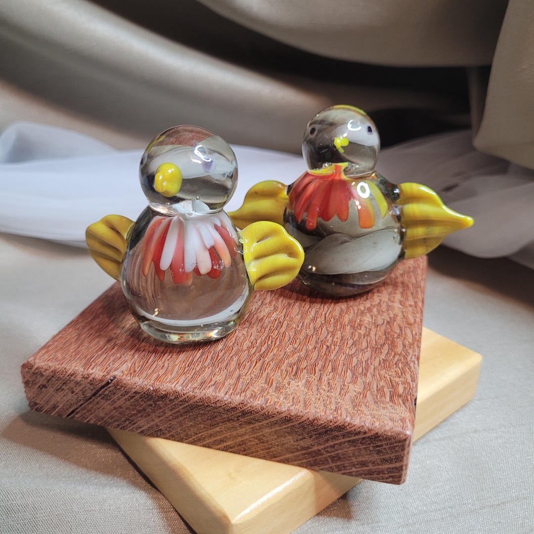 Beautiful Pair of Art Glass Bird Figurines Art Glass Birds 2 1/4" Tall ...