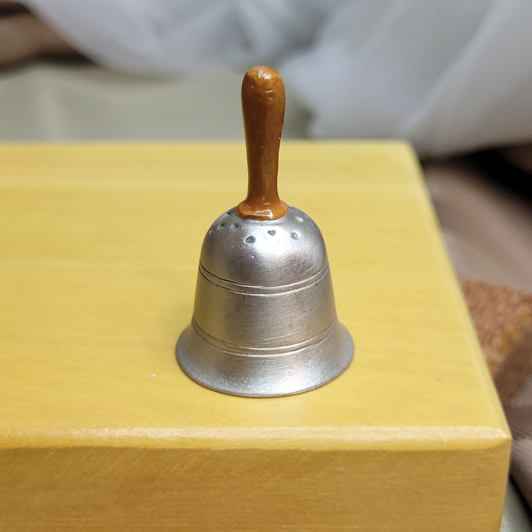 Beautiful Vintage Solid Pewter Approx 2" Collectible Thimble - Bell ...