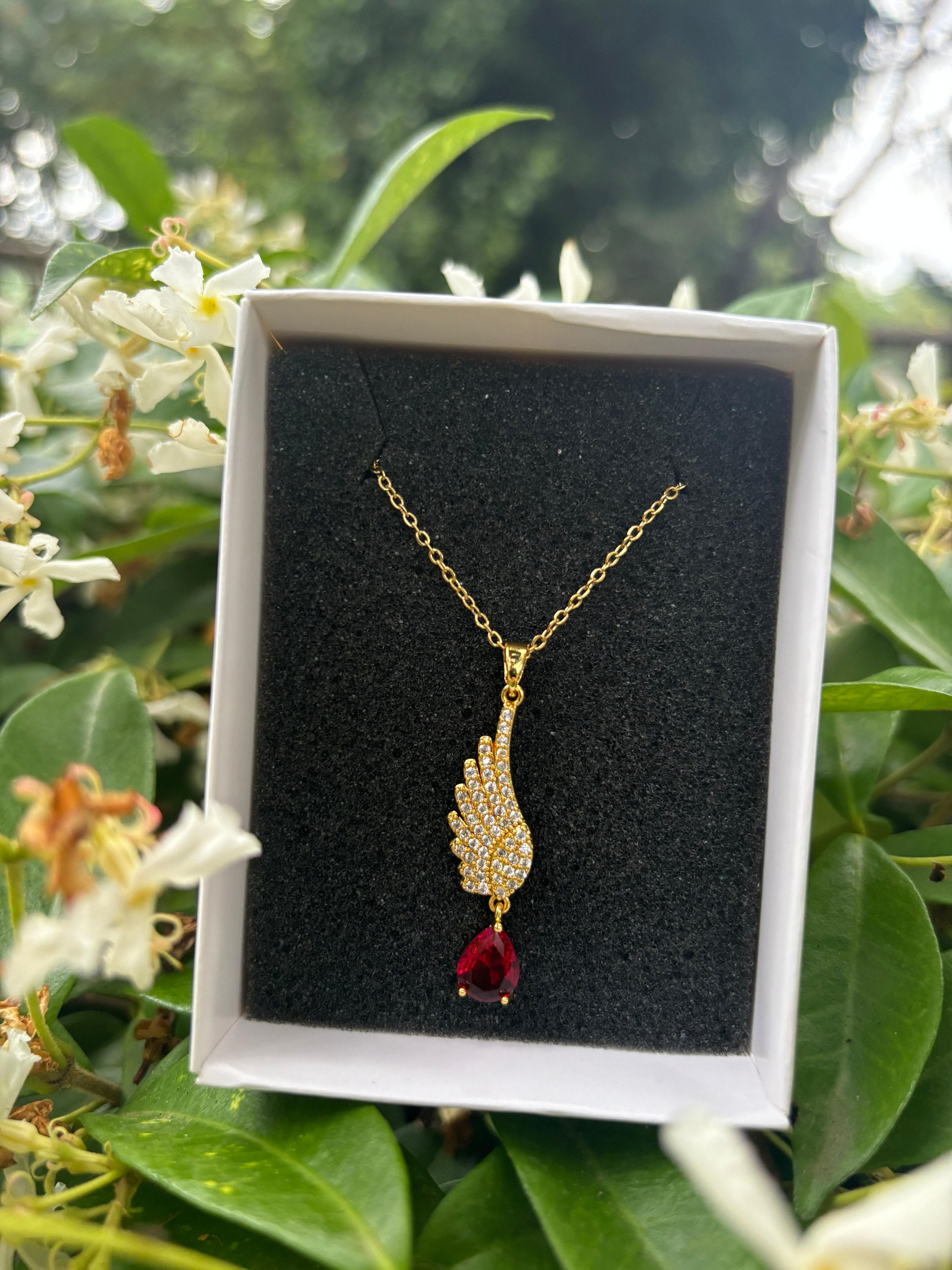 Elegant Necklace With Red Pendant,necklace With Dazzling Red Stone ...