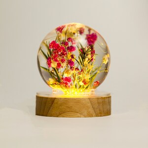 Baby Breath Flower in Crystal Ball Night Light, Real Flower Epoxy Lamp ...