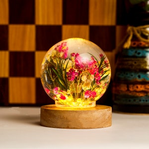 Baby Breath Flower in Crystal Ball Night Light, Real Flower Epoxy Lamp ...