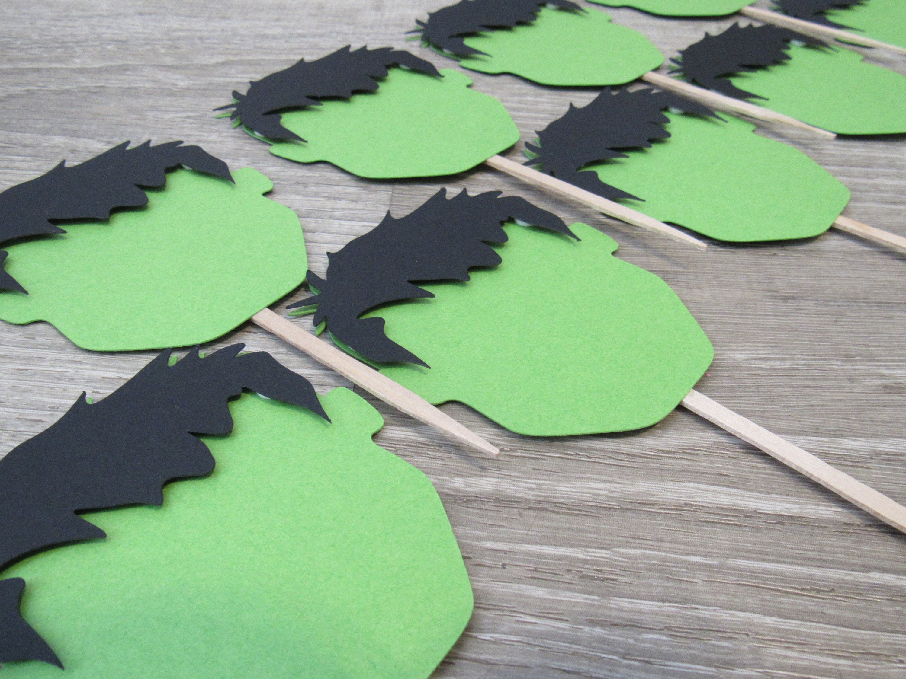 Hulk Inspired Cupcake Toppers: Hulk Smash Theme, Superhero Party (set ...
