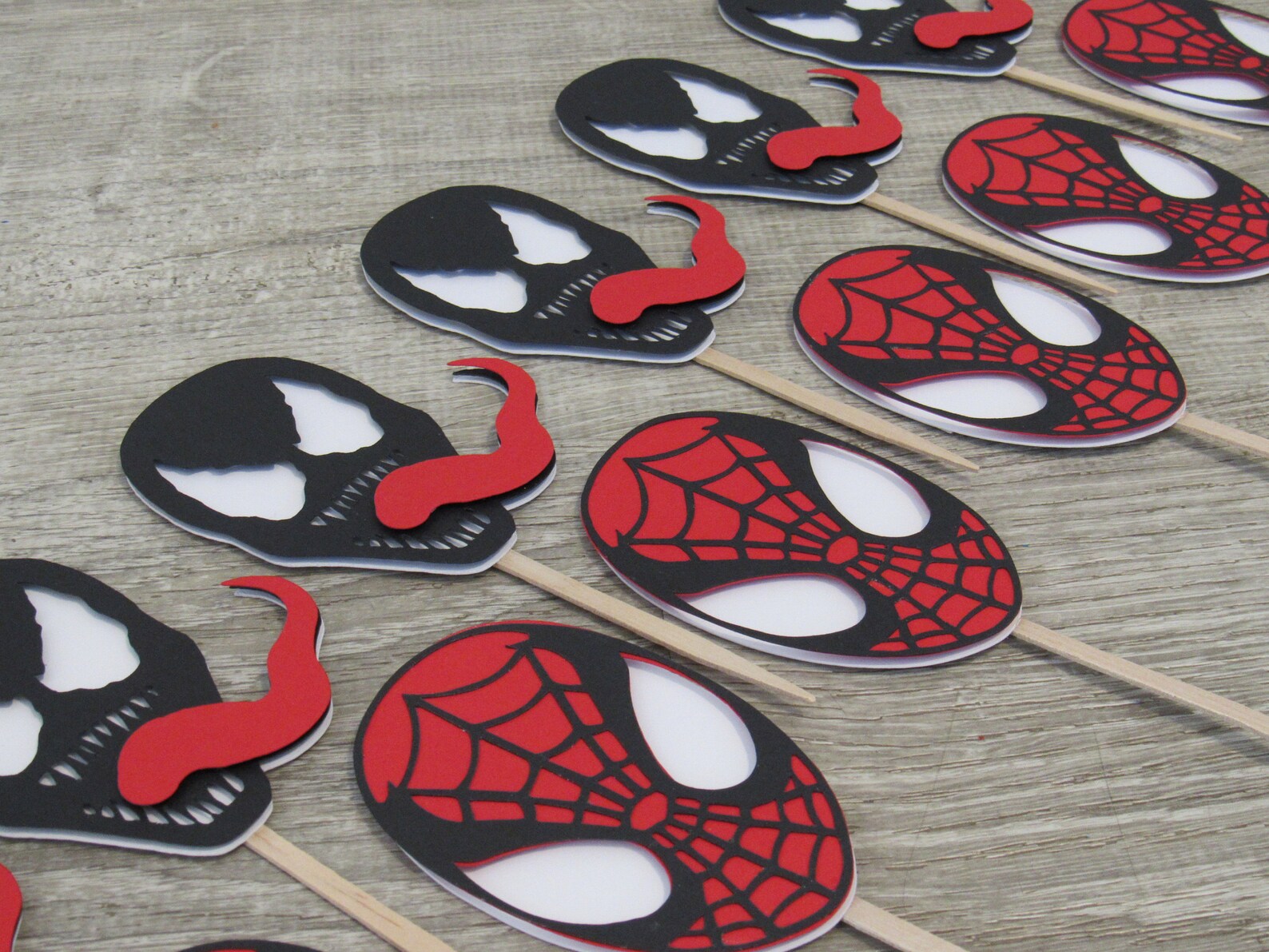 Spiderman Vs Venom Cupcake Toppers: Superhero Birthday Party ...
