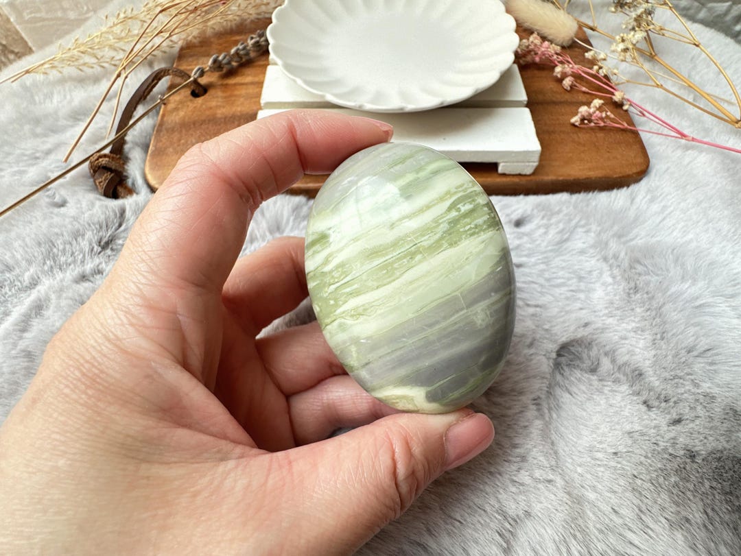 Beautiful Infinite Serpentine Palm Stone - Etsy