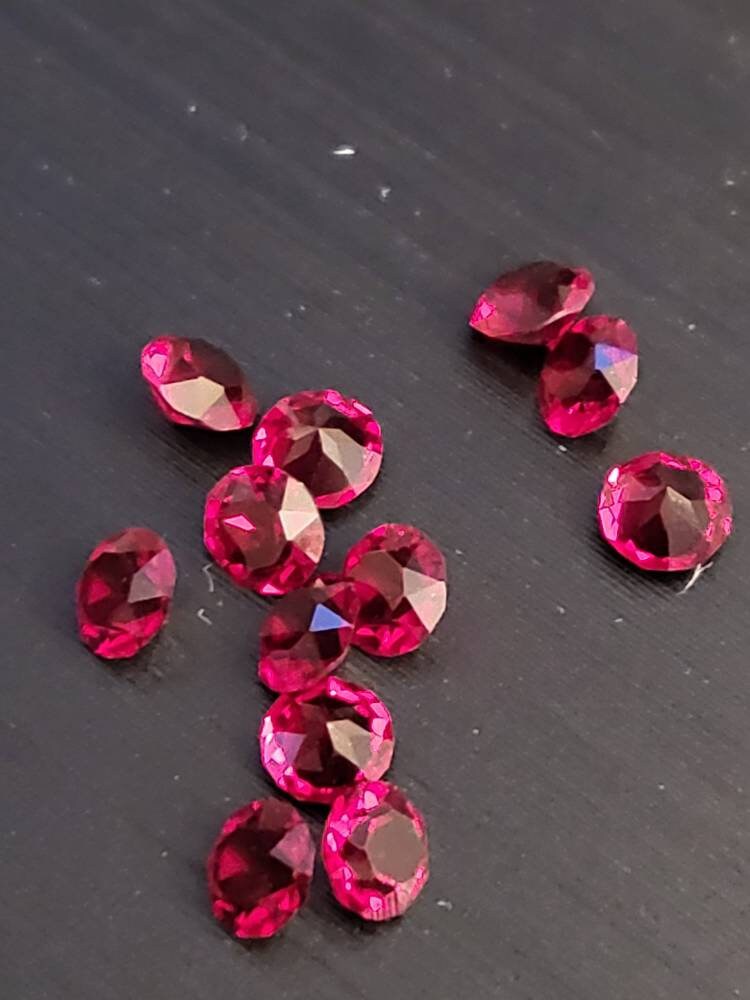 12pc of Vintage 1950s Siam Ruby Red Swarovski Crystals 4.2-4.4mm 18ss ...
