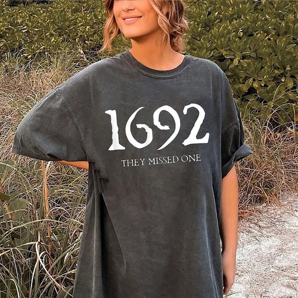 Salem 1692 T Shirt - Etsy