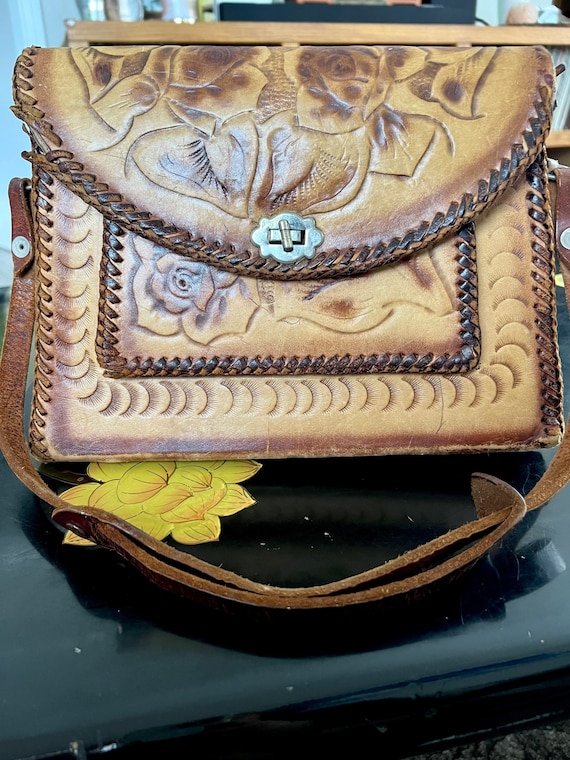 Vintage Boho Mexican Hand Tooled Leather Purse - Gem Vintage Boho Mexican Hand Tooled Leather Purse - Gem