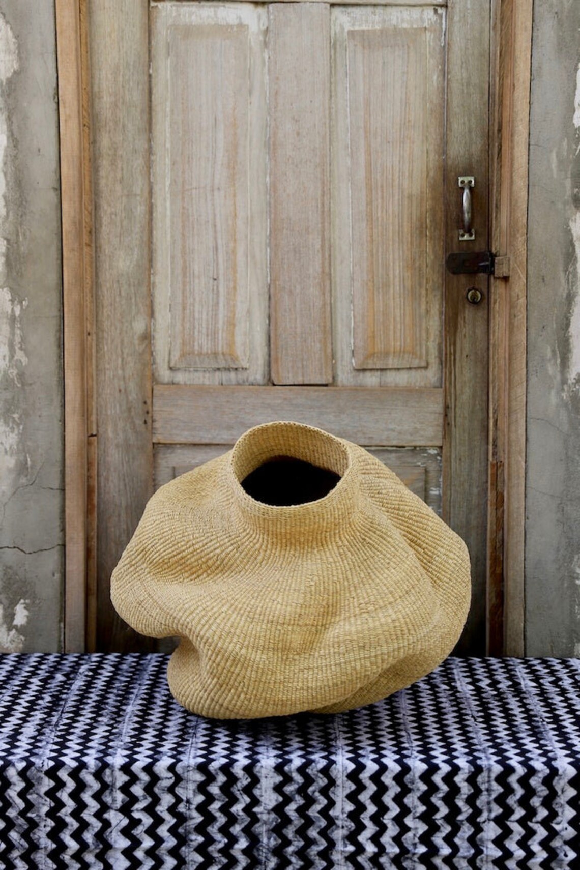Handwoven Big Art Basket, Wavy Flower Basket, Decor Straw Basket, Room ...