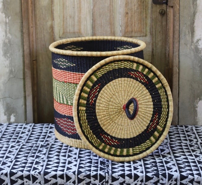 Small Laundry Basket With Lid, Bedding Storage Basket, Laundromat Straw ...