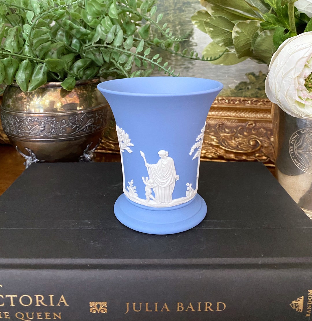 Wedgwood Jasperware ‘sacrifice’ Vase - Etsy