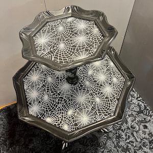 2 Tier Spider Web Accent Table - Etsy