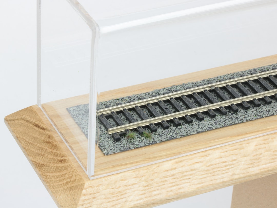 OO Gauge Train Display Case. Track Length 40cm. - Etsy