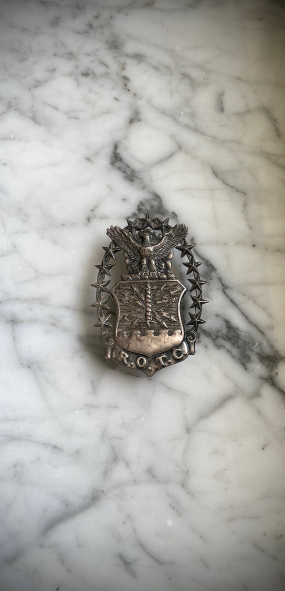 vintage pin with eagle - Gem