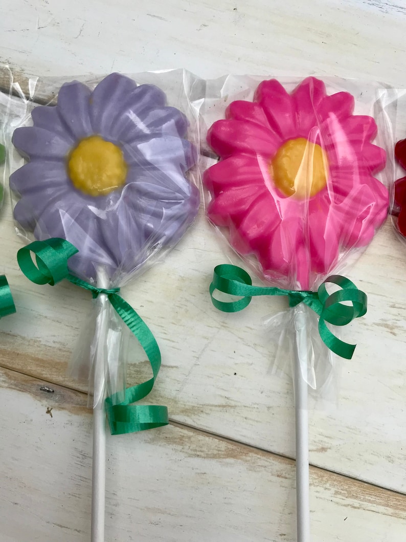 Daisy Chocolate Lollipops, 12 Count - Etsy