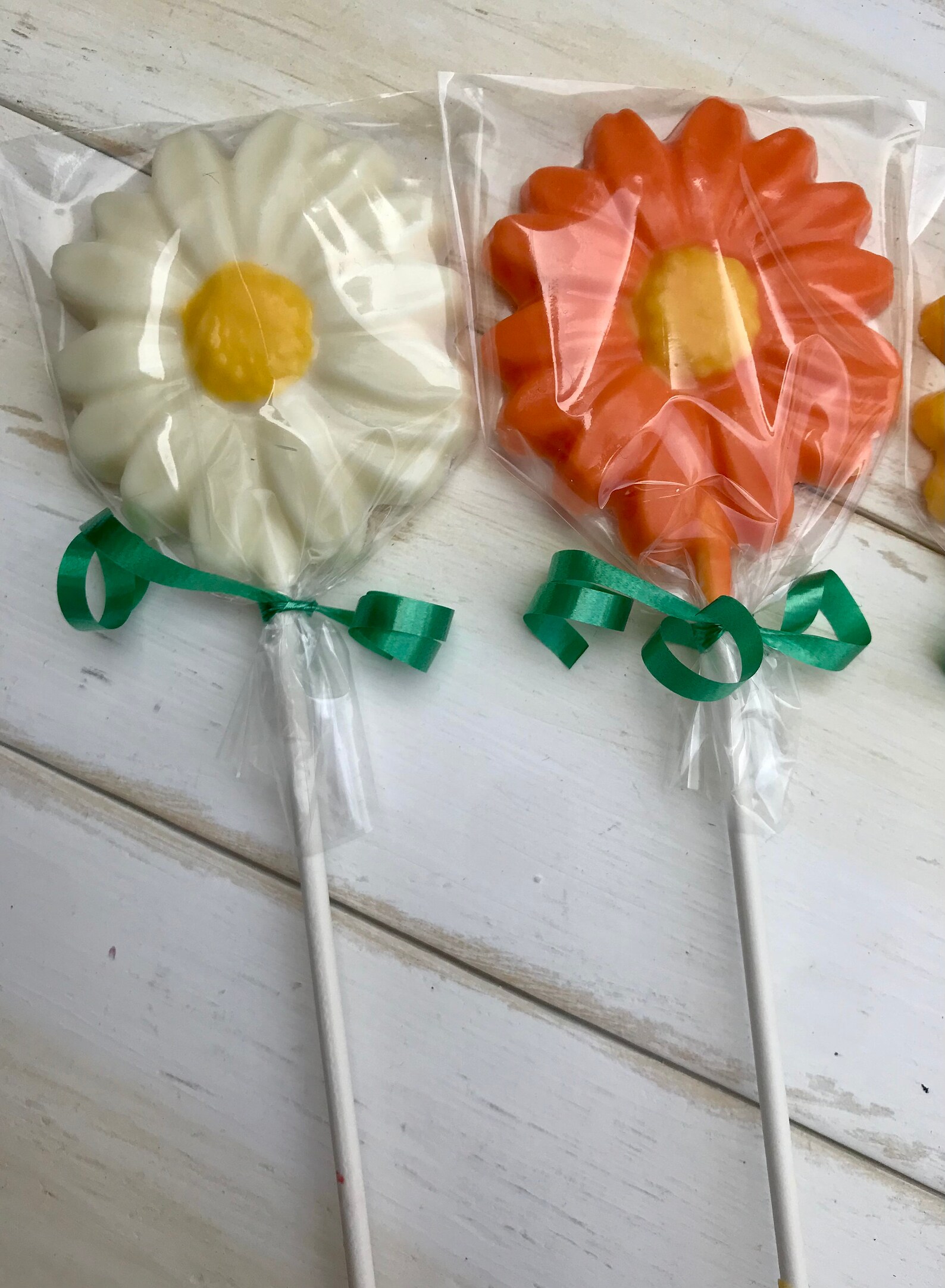 Daisy Chocolate Lollipops, 12 Count - Etsy