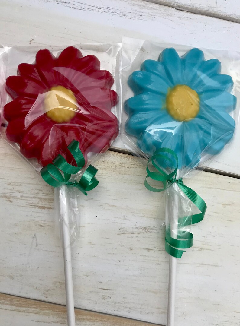 Daisy Chocolate Lollipops, 12 Count - Etsy