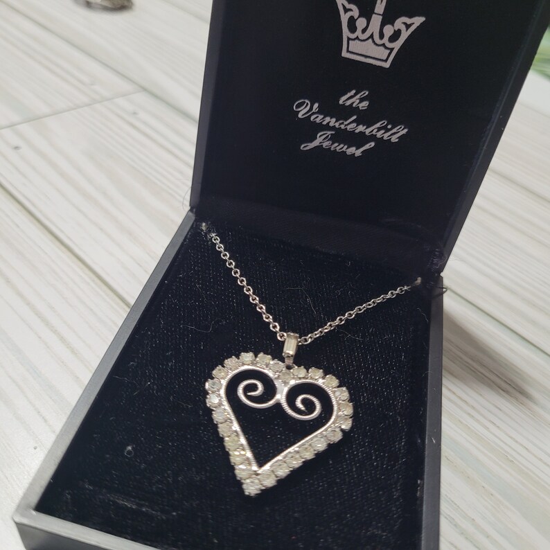 Vintage 1980s the Vanderbilt Jewel Necklace Costume Jewelry Replicas ...