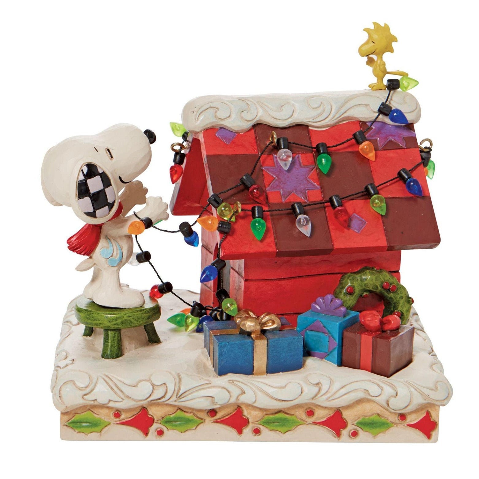 Charlie Brown Christmas Snoopy Doghouse