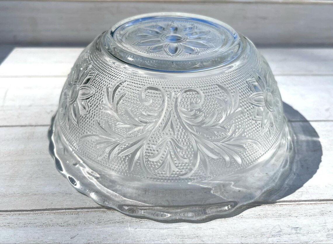 Vintage Anchor Hocking Sandwich Pattern Clear Glass Scalloped Serving ...
