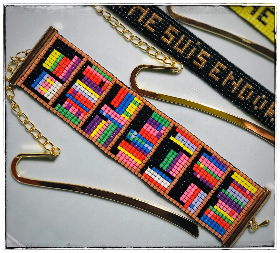 Bookmarks in the Shape of a Bookcase Filled With Colorful Books Woven ...