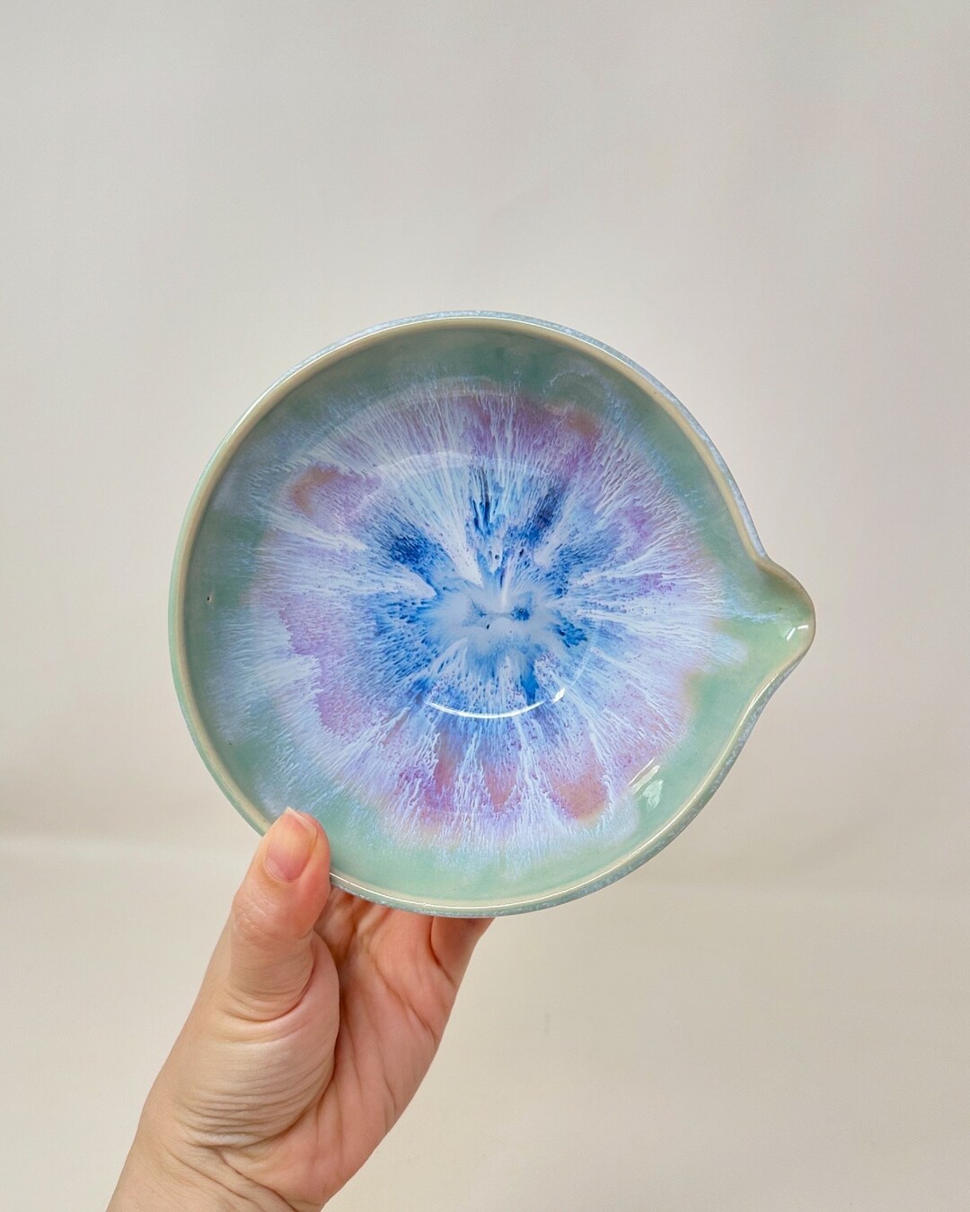 Handmade Pottery: Spout Bowl - Etsy