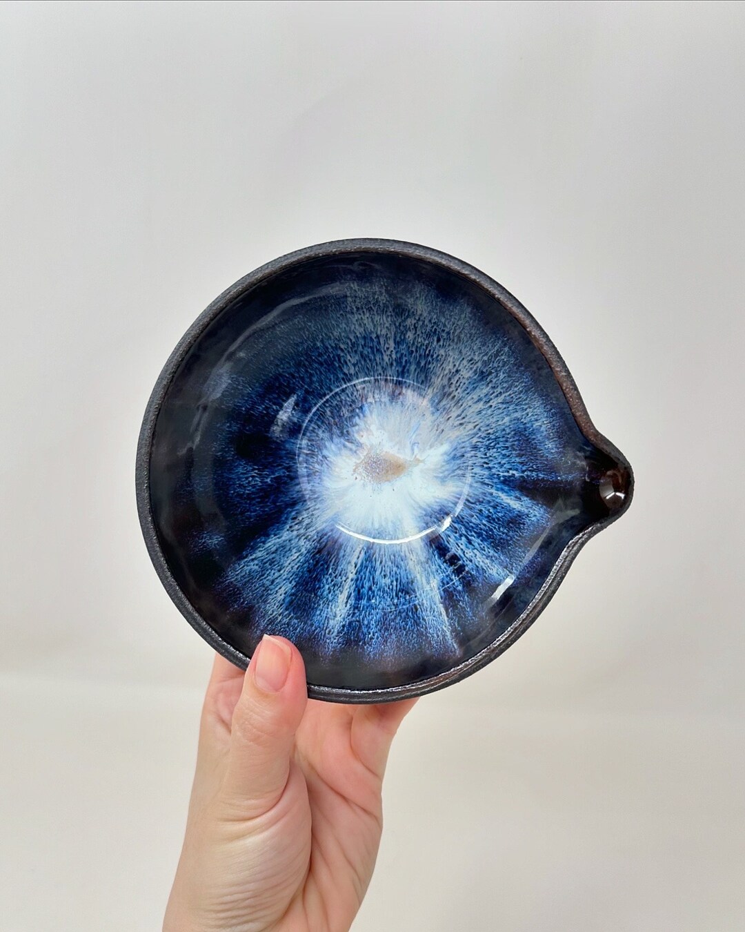 Handmade Pottery: Spout Bowl - Etsy