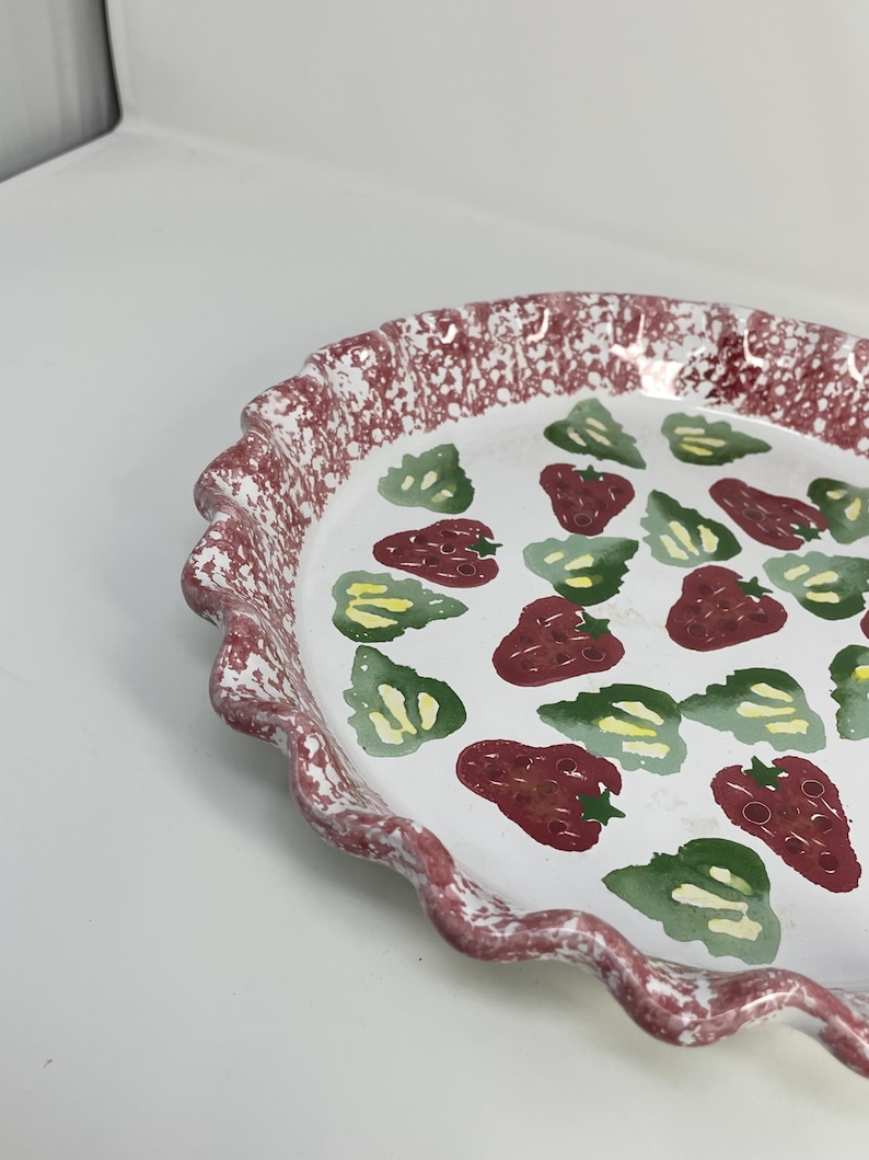 Vintage Strawberry Pie Plate: Hand-painted Ceramic Farmhouse Decor - Etsy