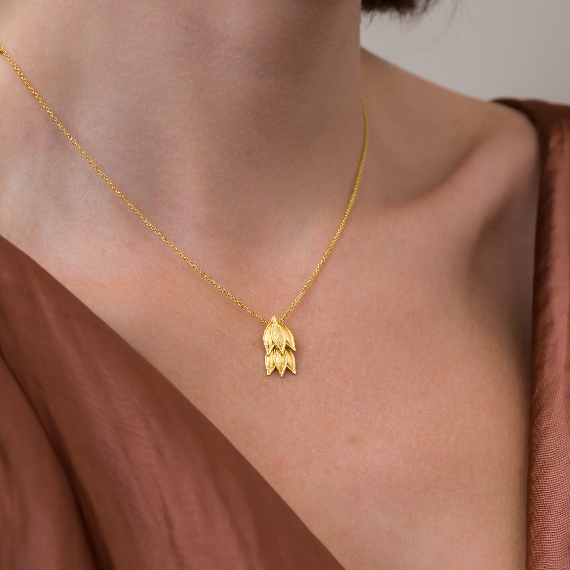 18K Byzantine Gold Laurel Pendant - Etsy