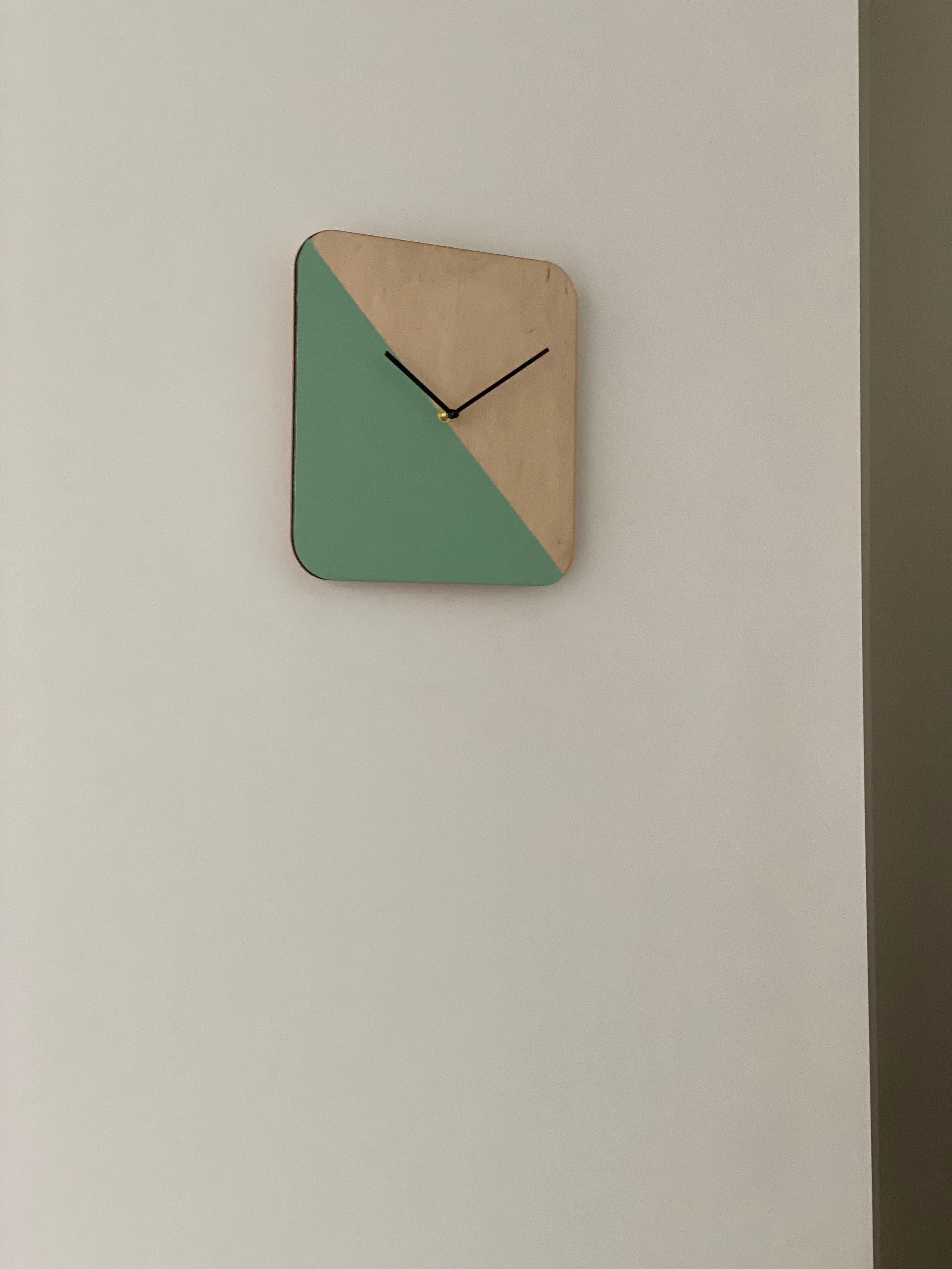 Unique Mint Color Wall Clock, Eye Catching Colourful Wall Clock ...
