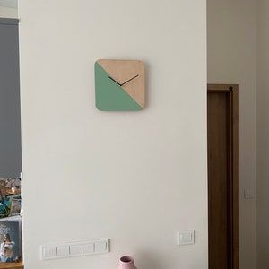 Unique Mint Color Wall Clock, Eye Catching Colourful Wall Clock ...