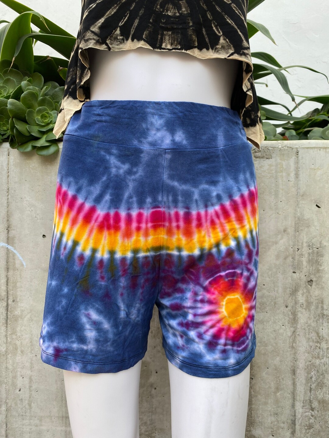 Tie Dye Hippie Shorts, Colorful Rave Outdoor Festival Fashion for Plus ...