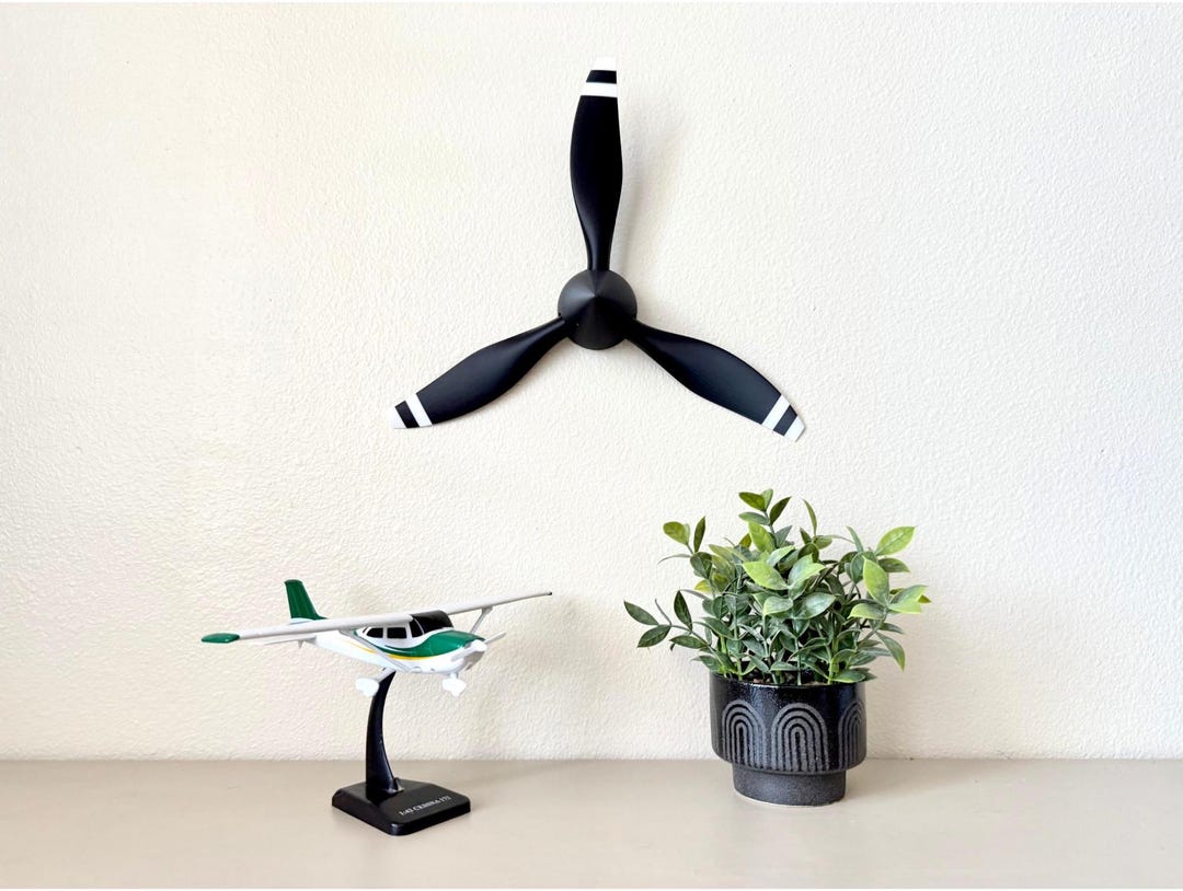 Cirrus SR-22 Propeller Wall Art, Aviation Decor - Etsy