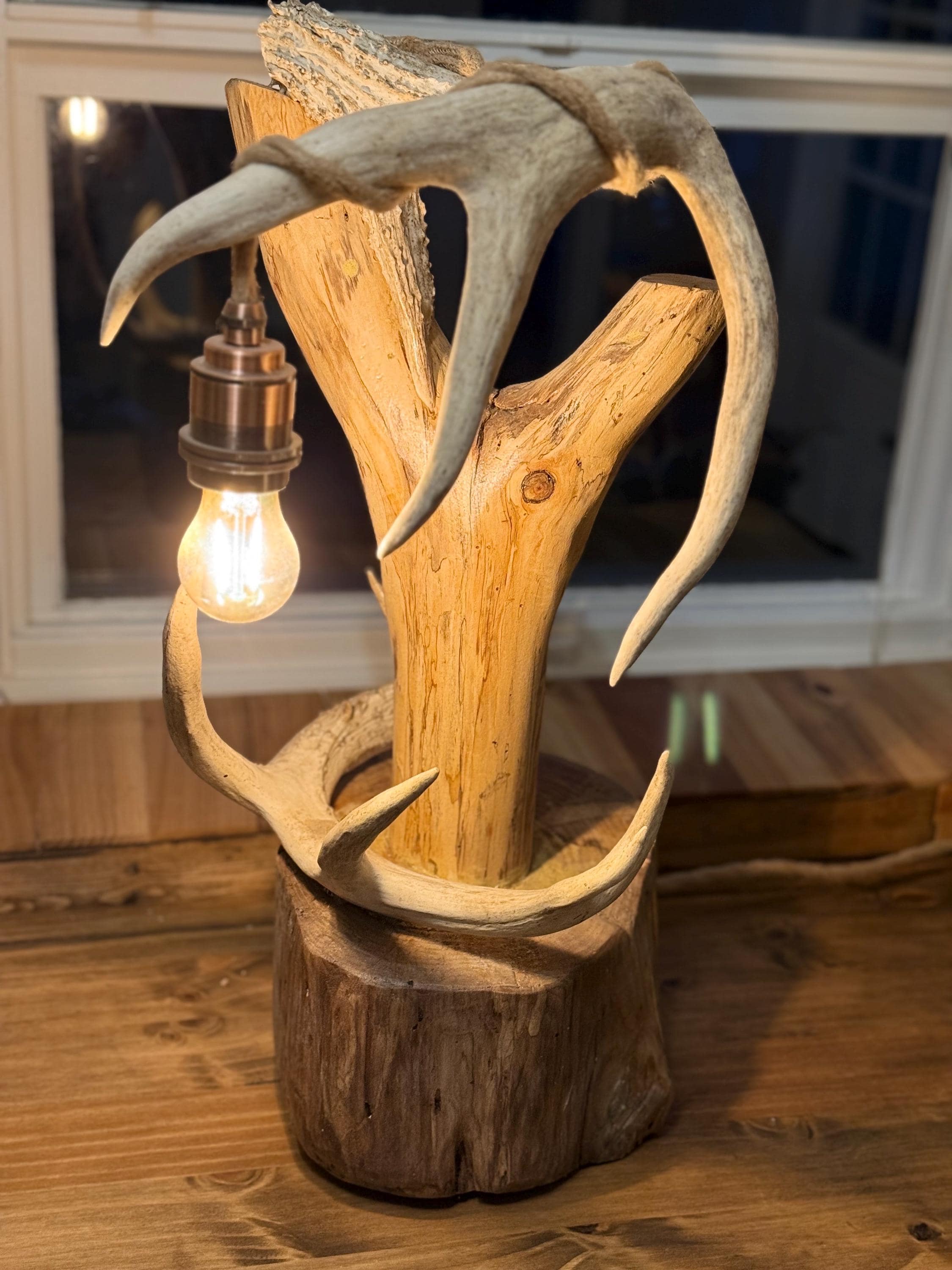 Handcrafted Rustic Double Antler Log Lamp, One-of-a-kind Art Decor ...