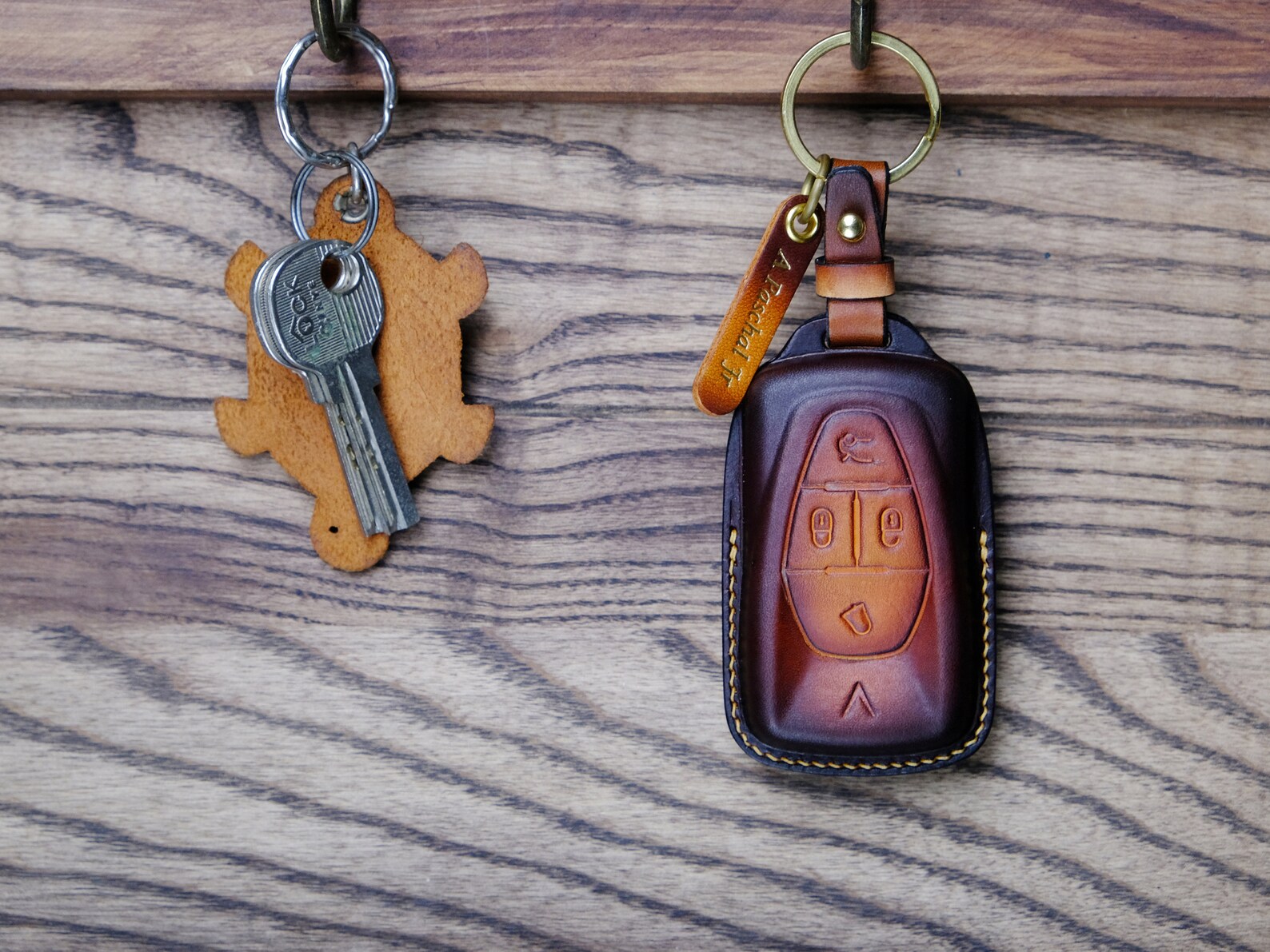 Vinfast VF8 Key Fob Cover, Personalized Leather for Vinfast VF6 VF7 VF8 ...
