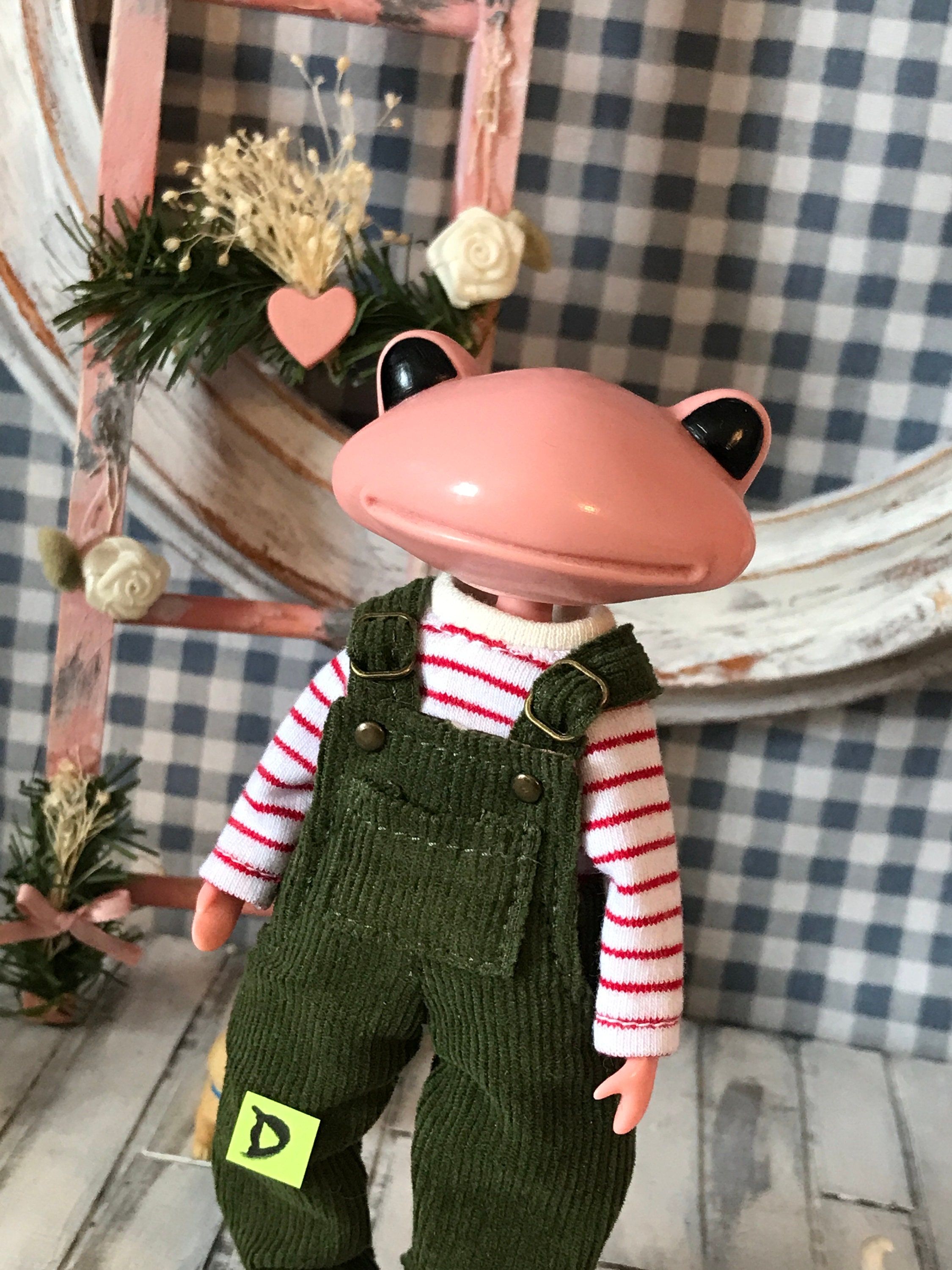 Wonder Frog Overalls and T-shirt Set - Etsy