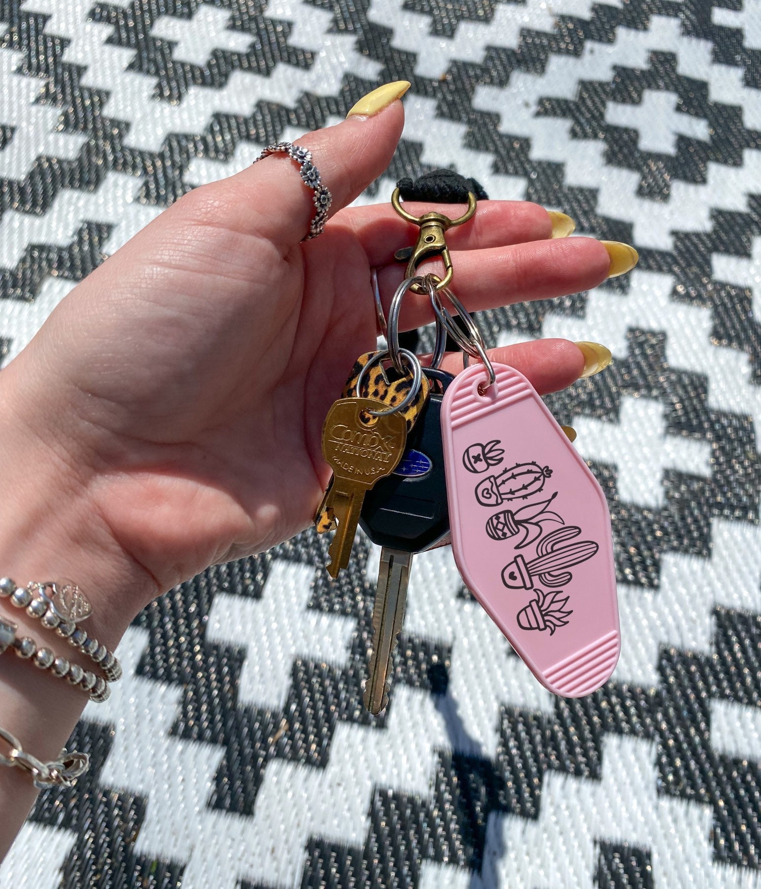 Retro Motel Keychain Cute Motel Key Personalized Keychain Motel ...