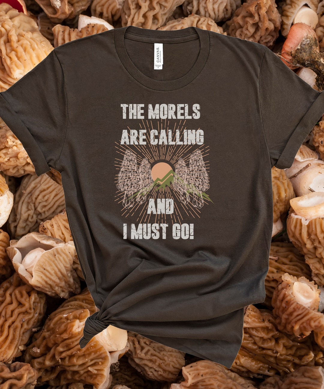 Morel Mushroom Shirt Mushroom Hunter Las montañas están llamando ...